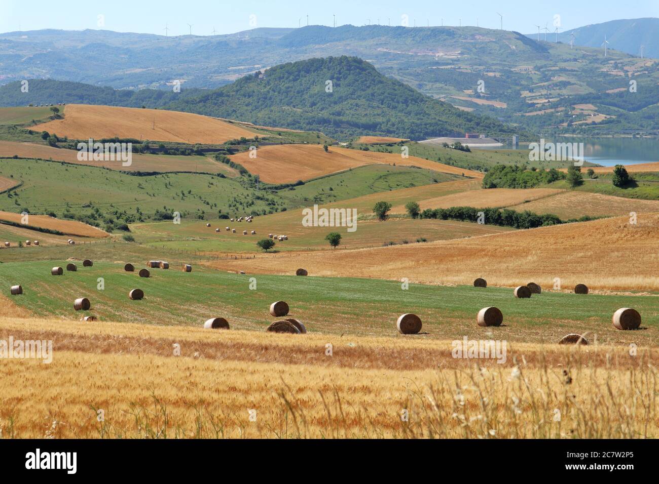 Covoni di grano hi-res stock photography and images - Alamy