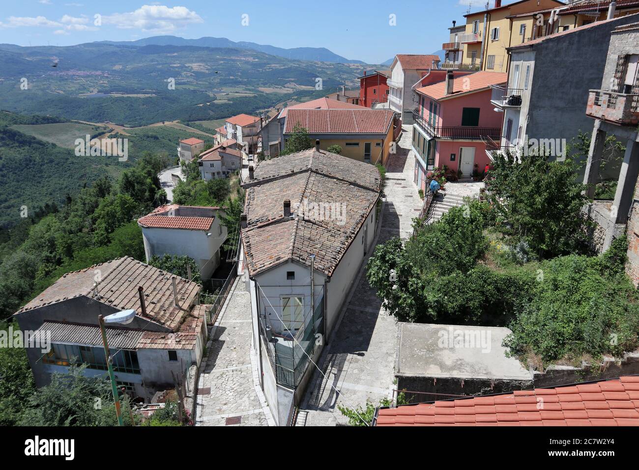 Cairano - Panorama dalla piazza del borgo Stock Photo - Alamy