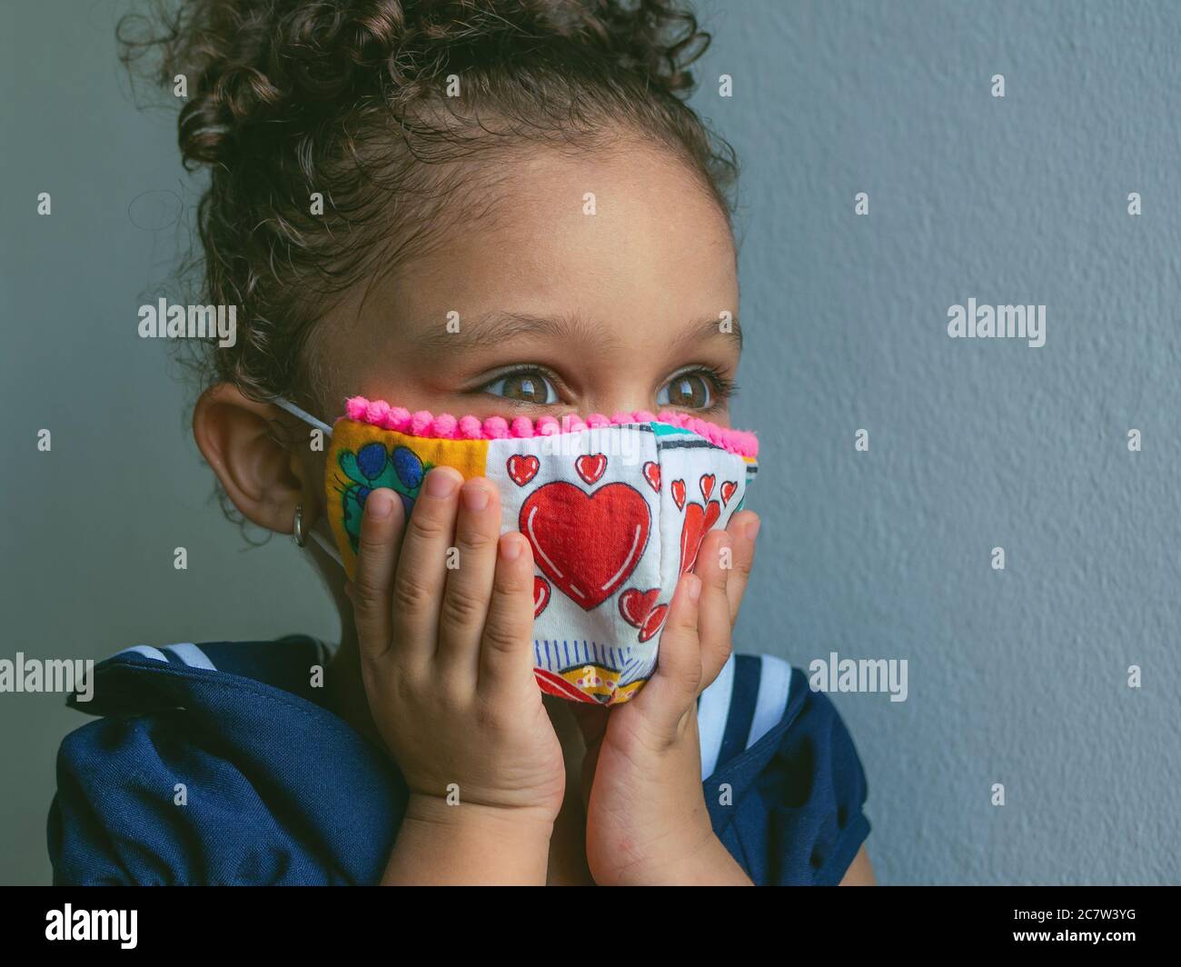 Clutching face hi-res stock photography and images - Alamy