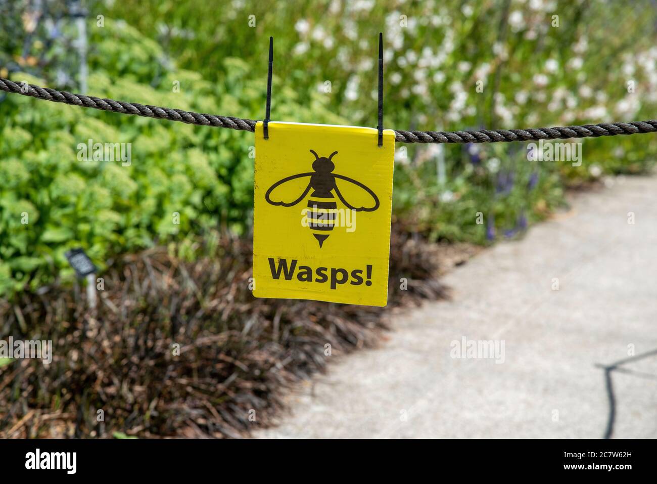 Garden warning signs hi-res stock photography and images - Alamy