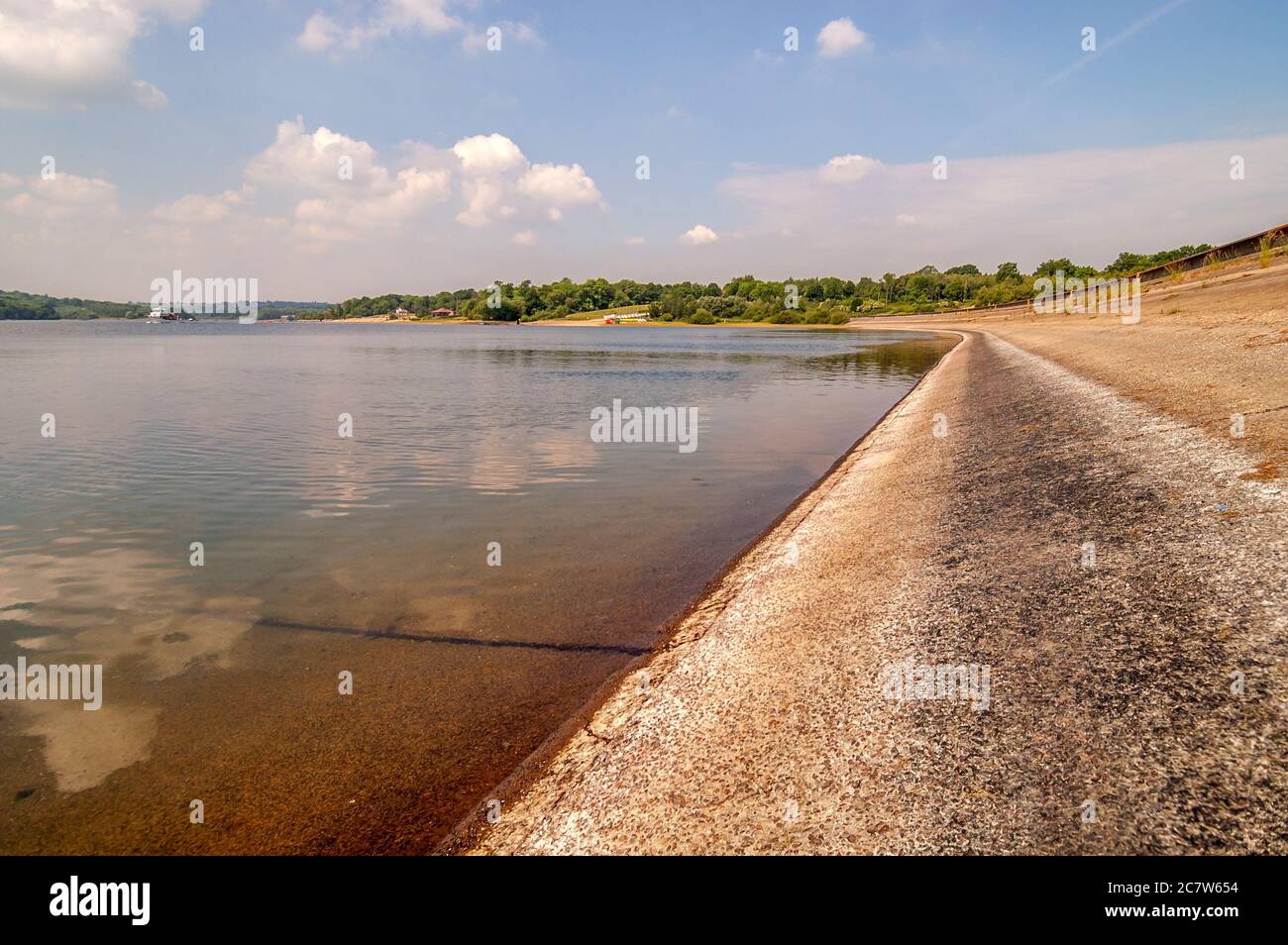 Bewl Water UK June 10th 2005: The reservoir at Bewl Water in Kent Stock ...