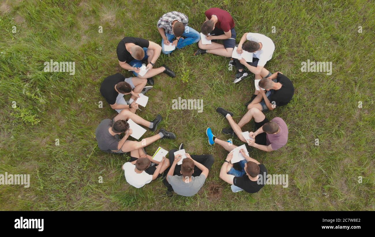 Children circle reading book hi-res stock photography and images - Alamy