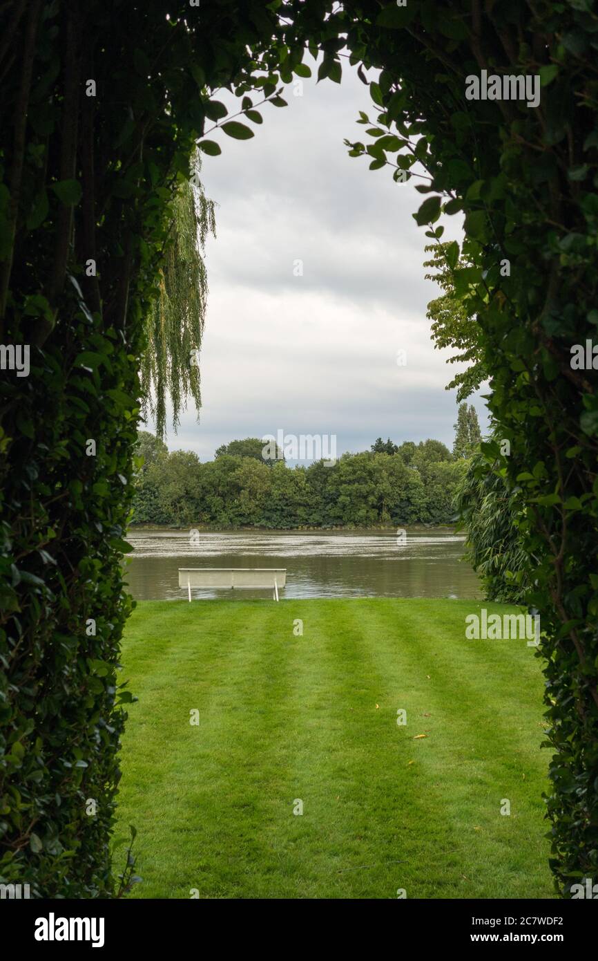 Eyot hi-res stock photography and images - Alamy