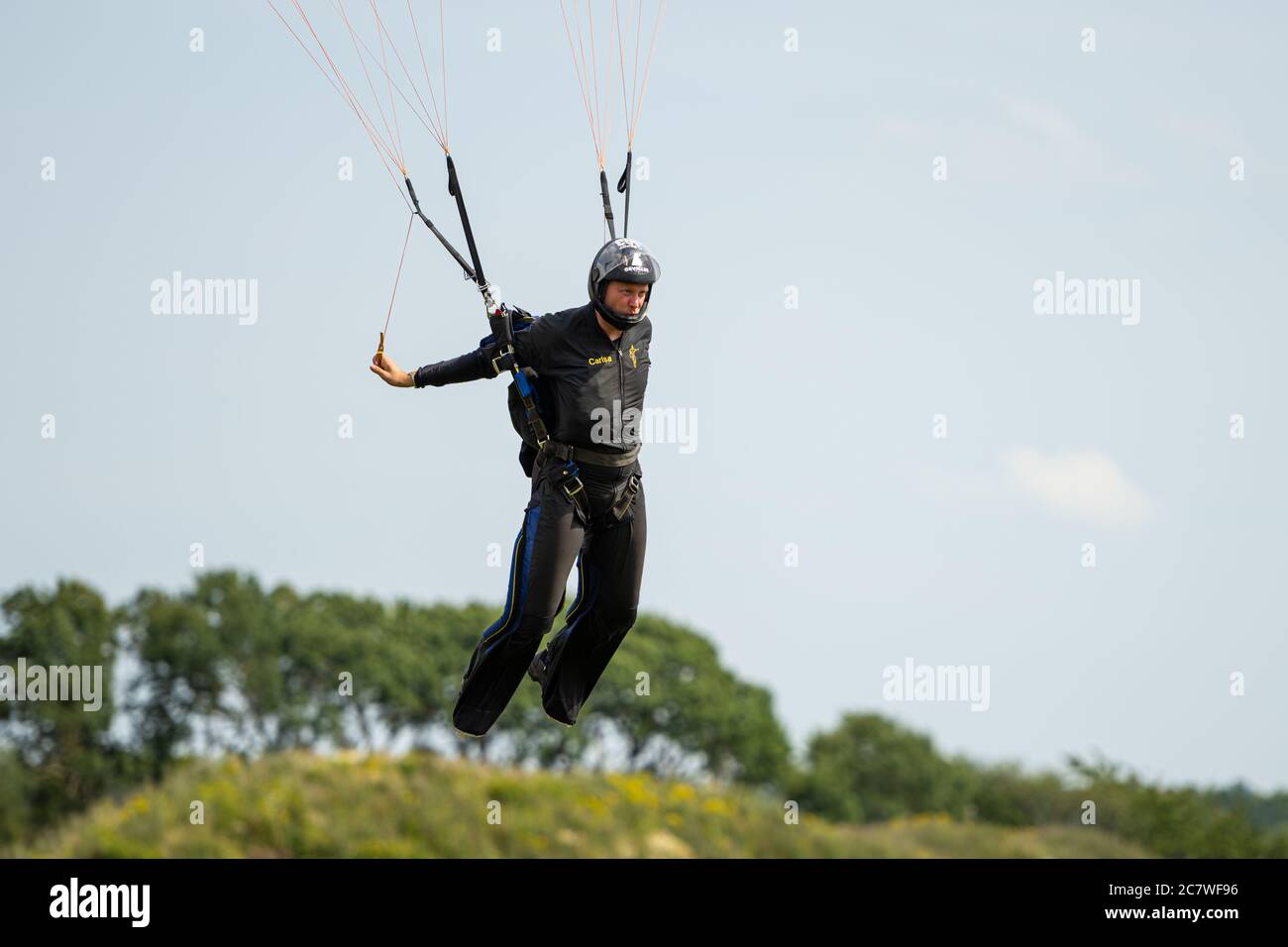 Parachute water landing hi-res stock photography and images - Alamy