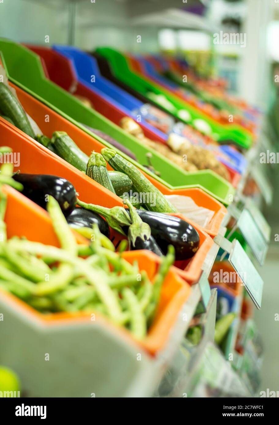 Vegetable aisle hi-res stock photography and images - Alamy