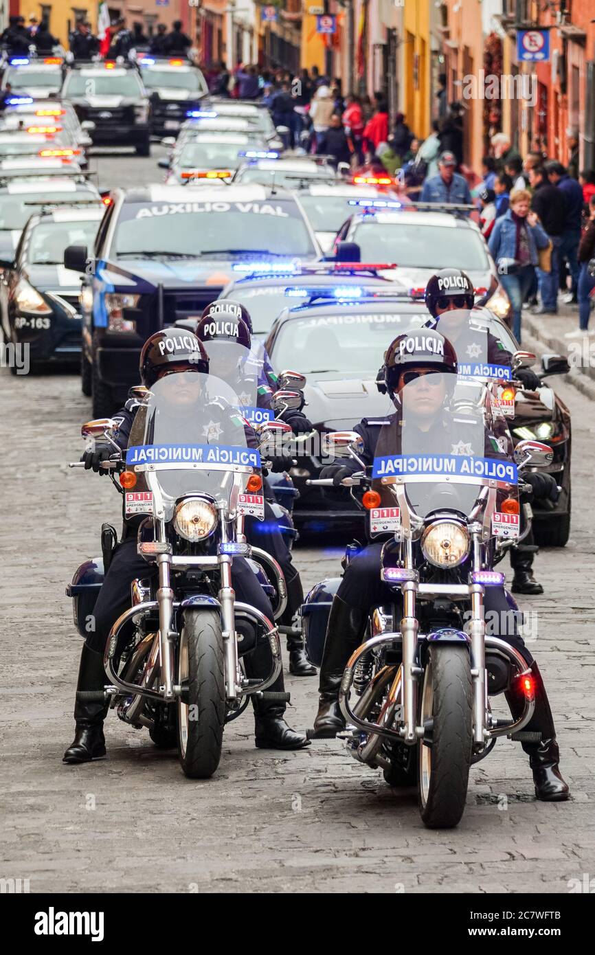 Mexican police cars hi-res stock photography and images - Alamy