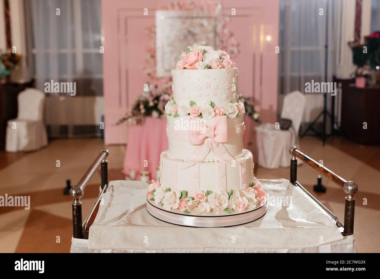 Three tier cake hi-res stock photography and images - Alamy