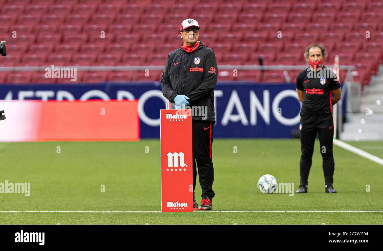 Mono vs mono hi-res stock photography and images - Alamy