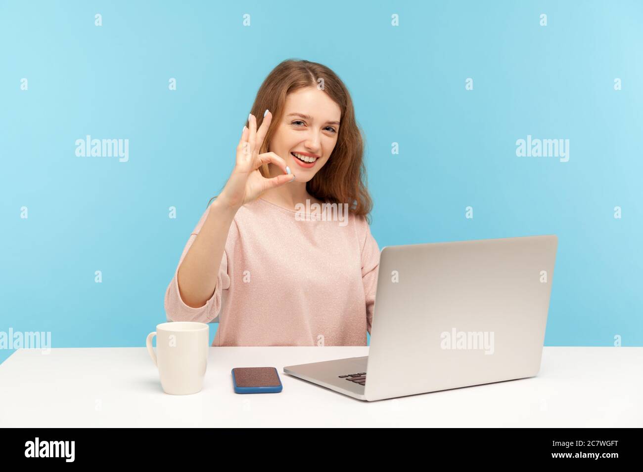 Approval hand sign hi-res stock photography and images - Alamy
