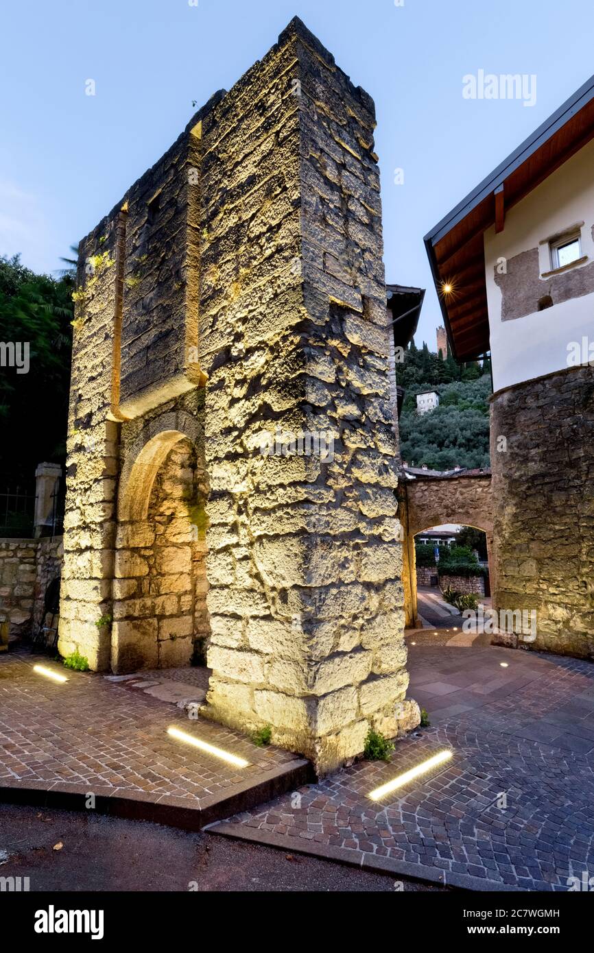 Arco medieval hi-res stock photography and images - Alamy