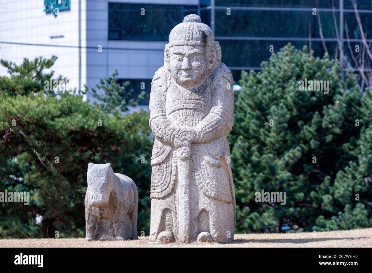 Stone statues of scholars, soldiers, horses and other animals.The tomb ...