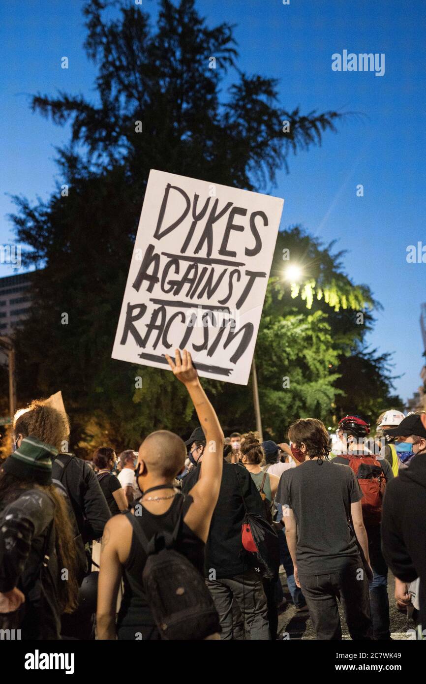 Graffiti against racism hi-res stock photography and images - Alamy