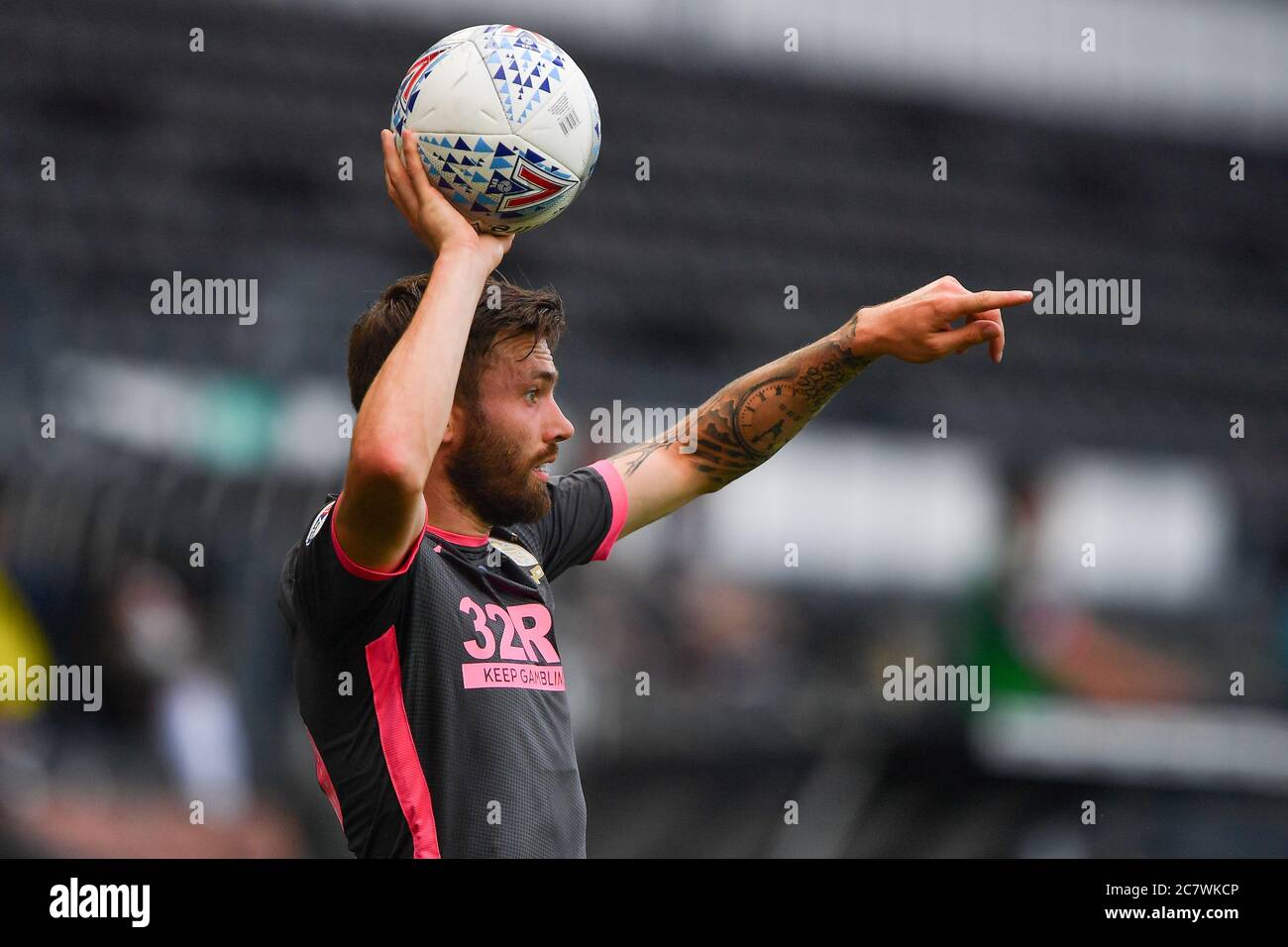 Stuart Dallas (15) of Leeds United Stock Photo - Alamy