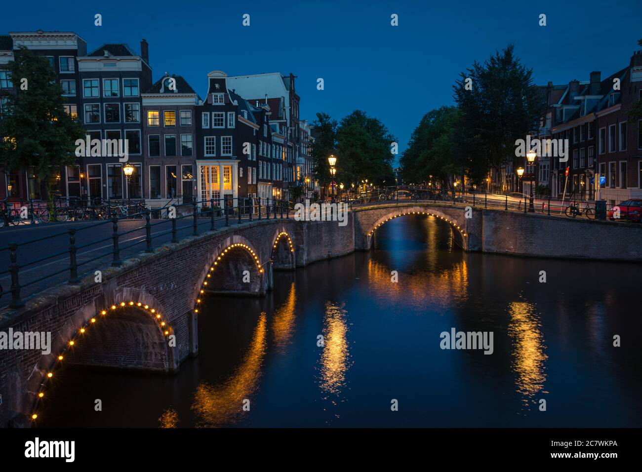 Night city photography hi-res stock photography and images - Alamy