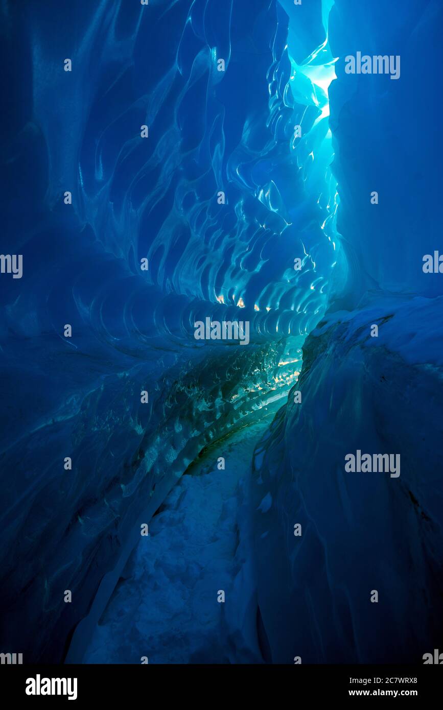 Melt water cave hi-res stock photography and images - Alamy