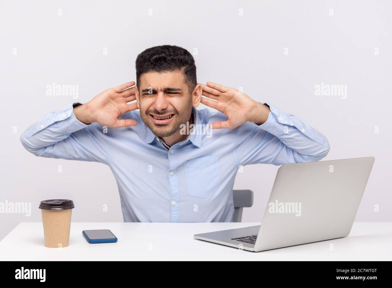 Noisy office trying work hi-res stock photography and images - Alamy
