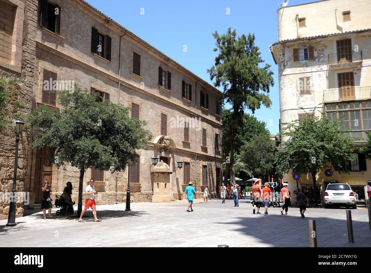 Spain tourist on placa hi-res stock photography and images - Alamy