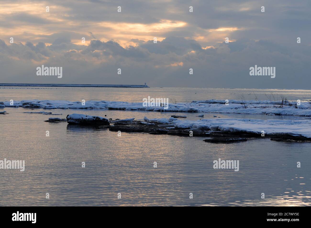 Gravelly Bay, Lake Erie, Port Colborne Stock Photo - Alamy