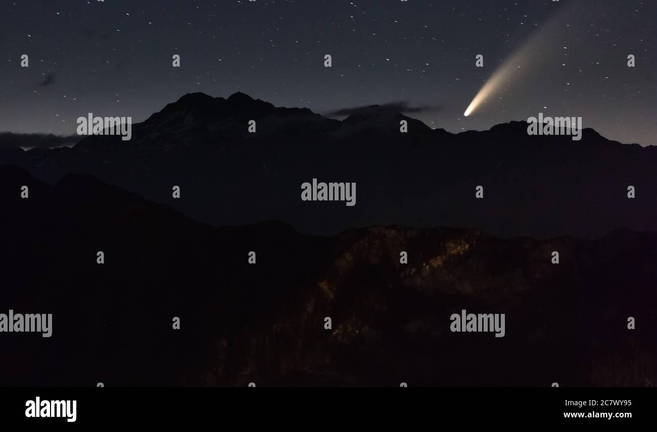 Dawn sky with comet hi-res stock photography and images - Alamy