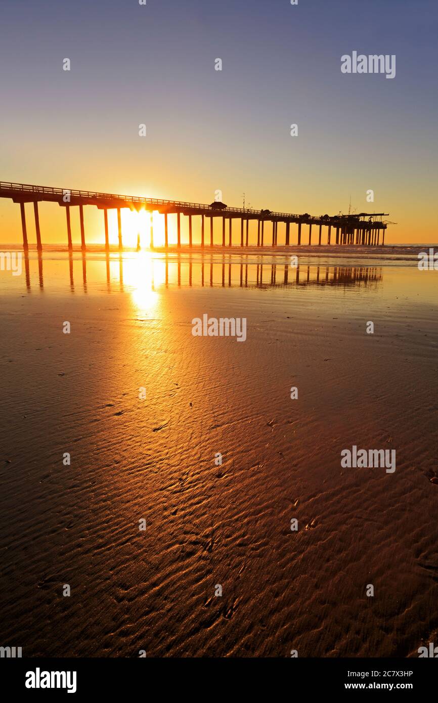 Ucsd pier hi-res stock photography and images - Alamy