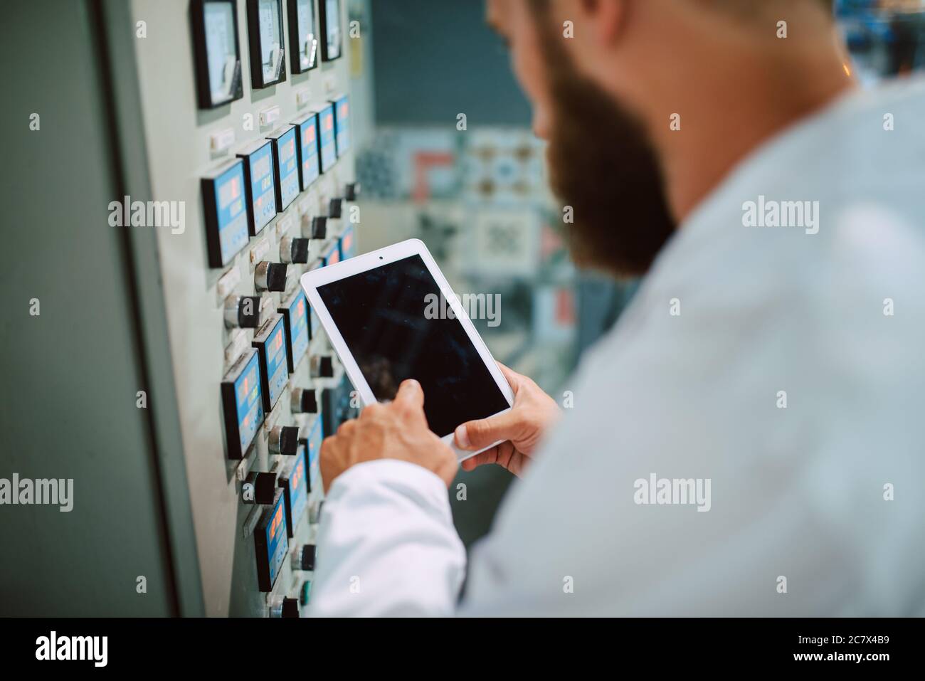 Technologist food laboratory checking quality hi-res stock photography ...