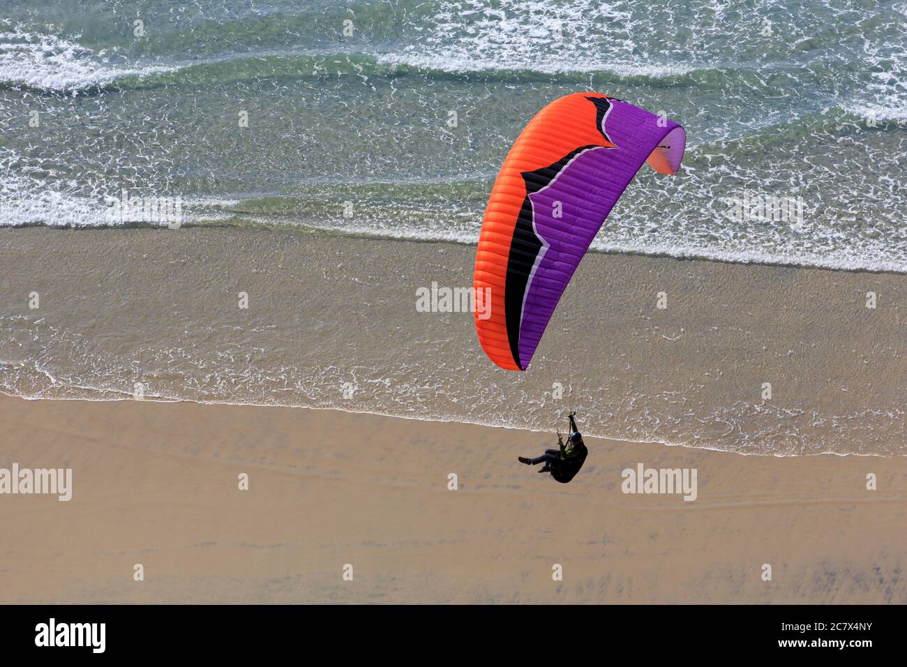 Glider over Torrey Pines City Beach (Black's Beach), La Jolla, San ...