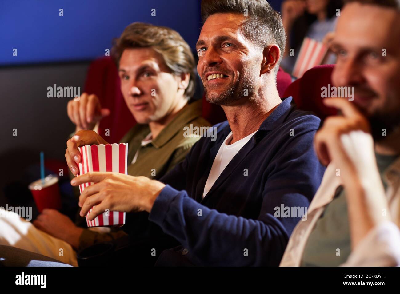 Audience clapping in movie theater hi-res stock photography and images ...