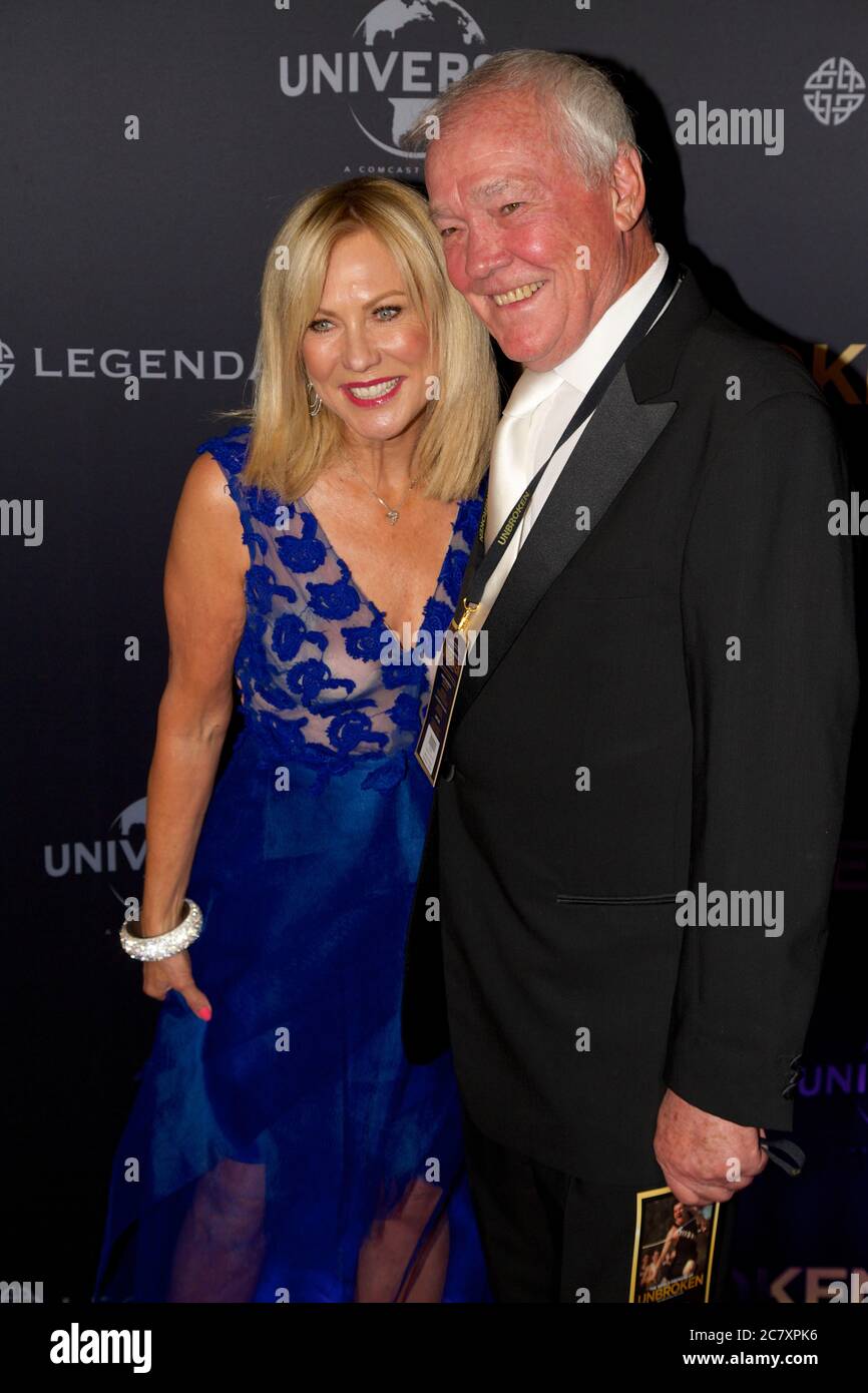 Kerri-Anne Kennerley and John Kennerley arrive on the red carpet for ...
