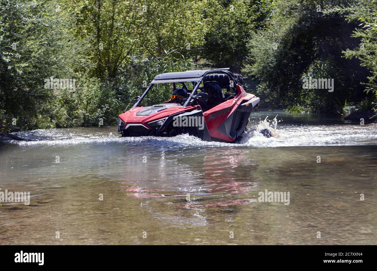 Cruzando el rio Stock Photo - Alamy