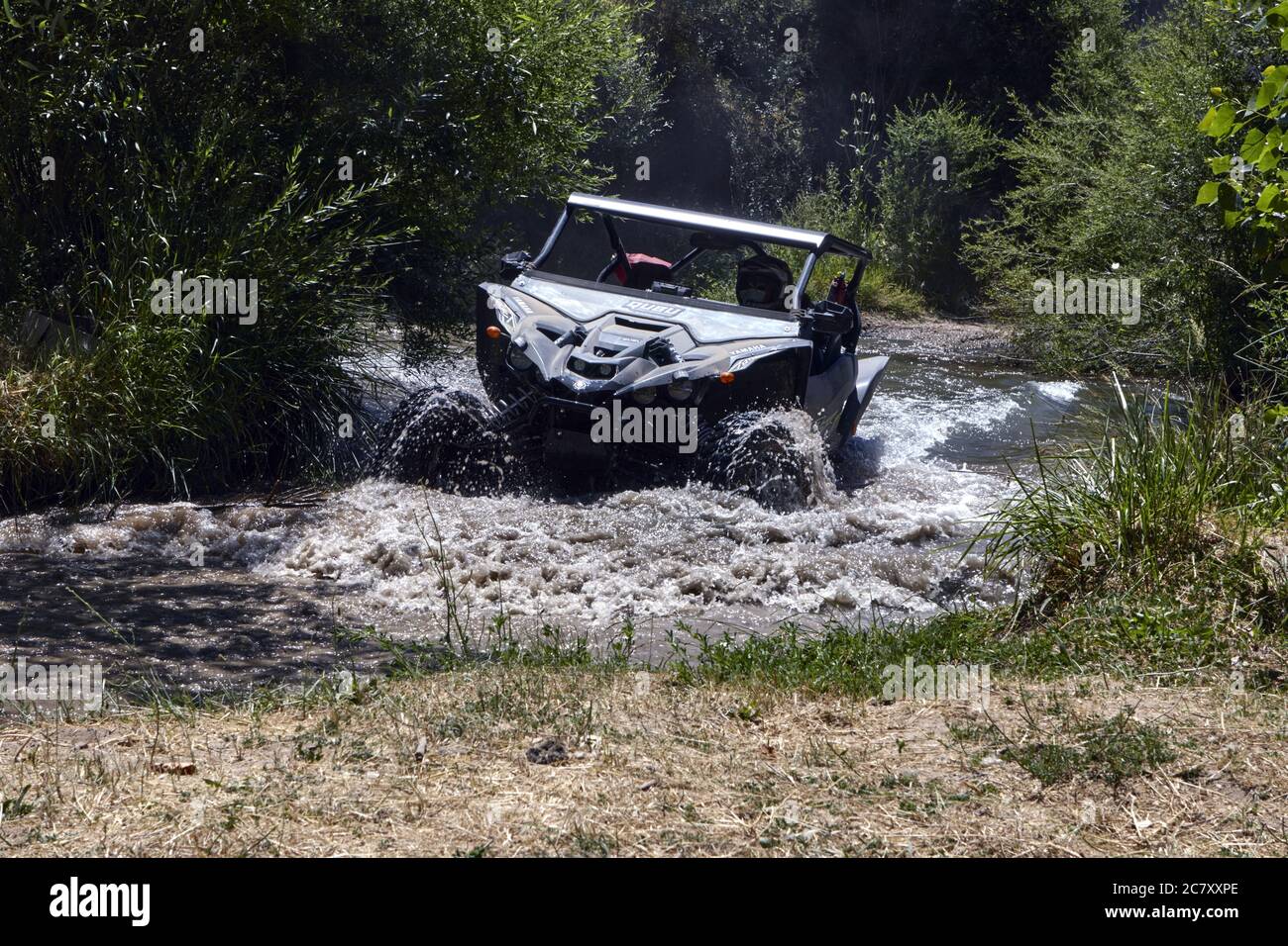 Cruzando el rio Stock Photo - Alamy
