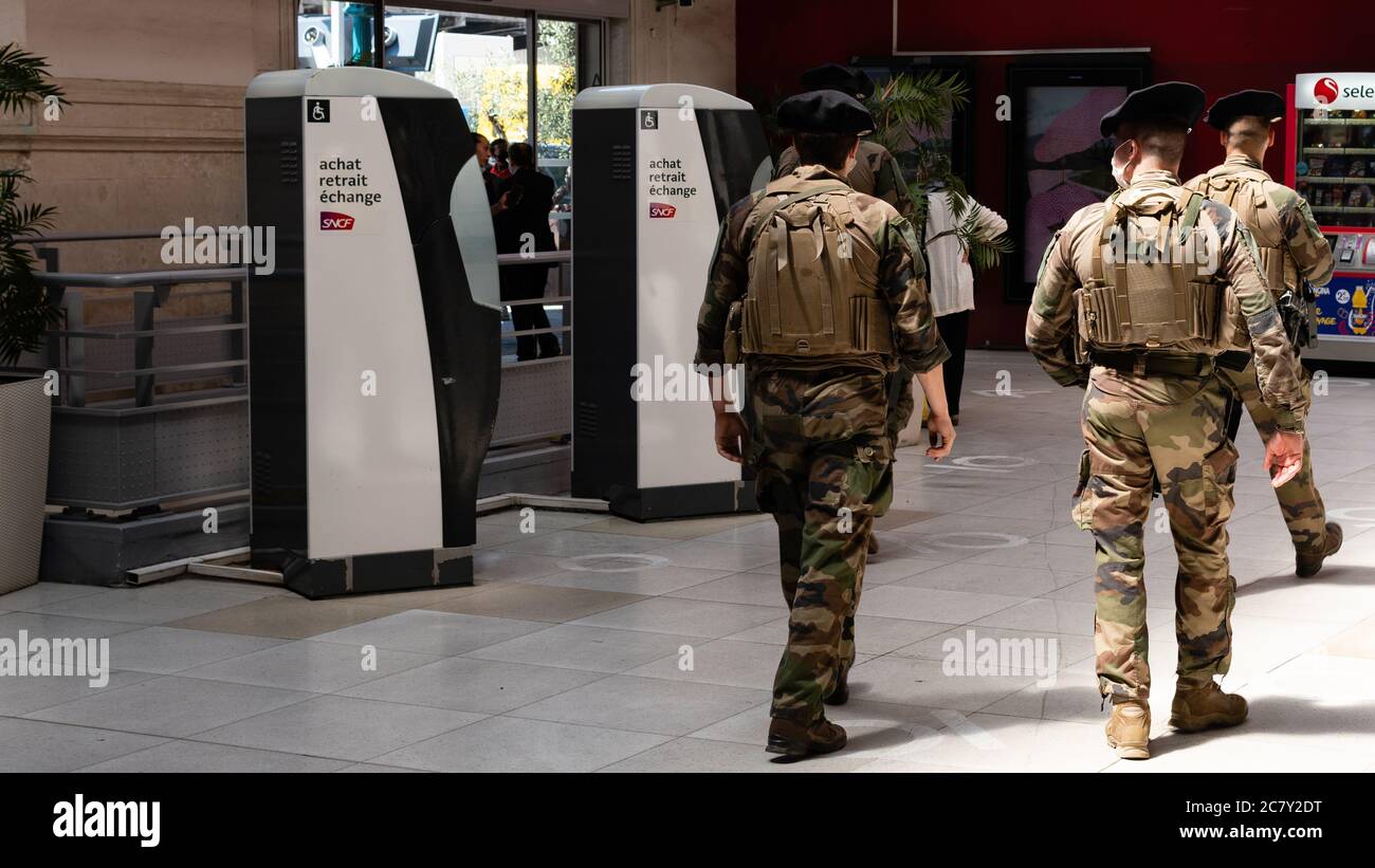 Sncf uniform hi-res stock photography and images - Alamy