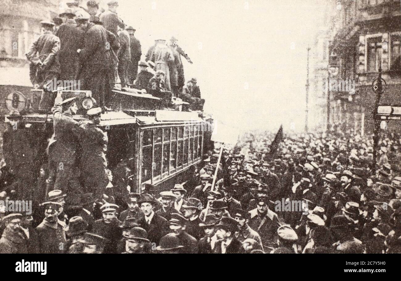 November revolution in berlin 1918 hi-res stock photography and images ...