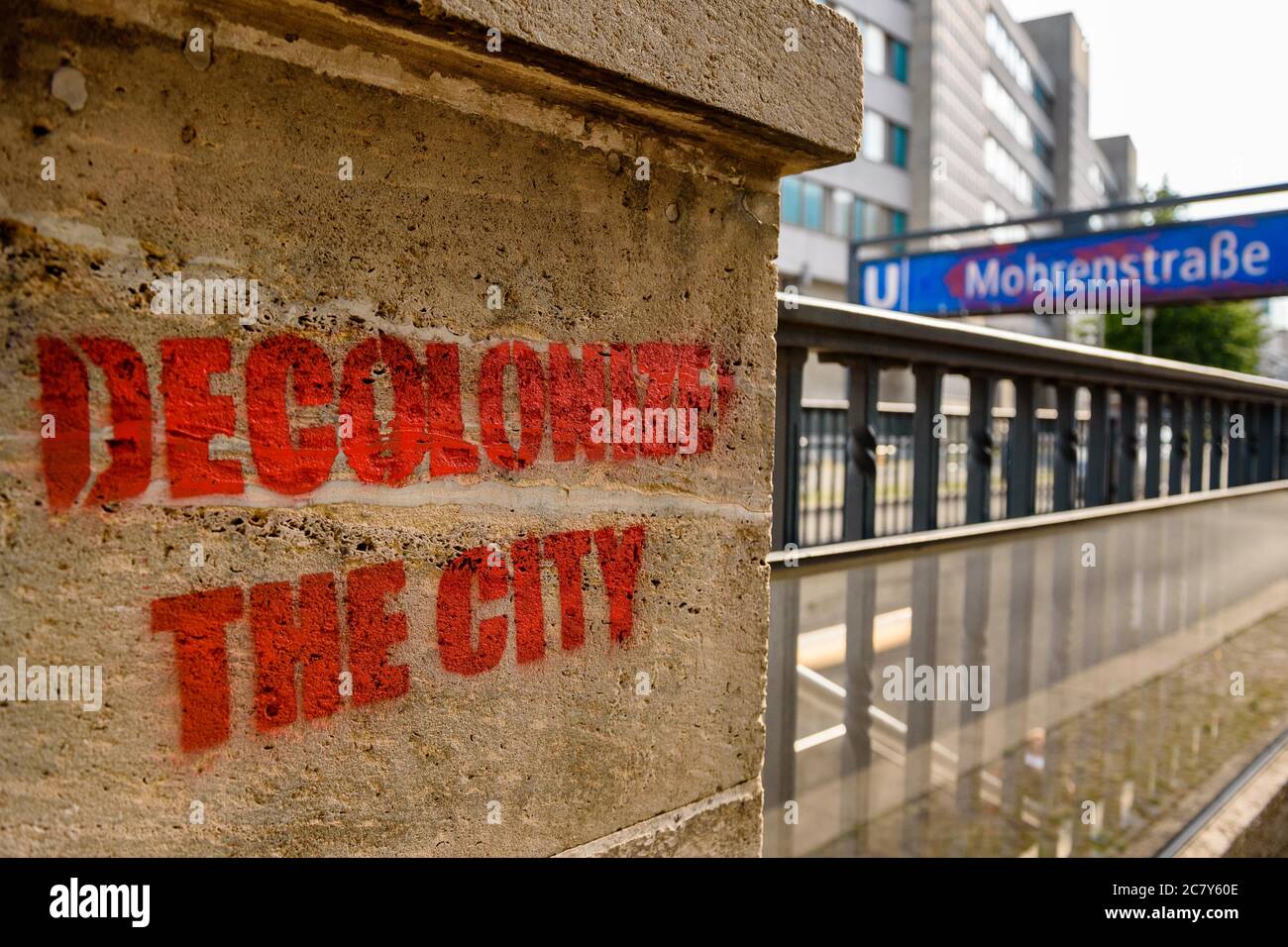 Subway debate hi-res stock photography and images - Alamy