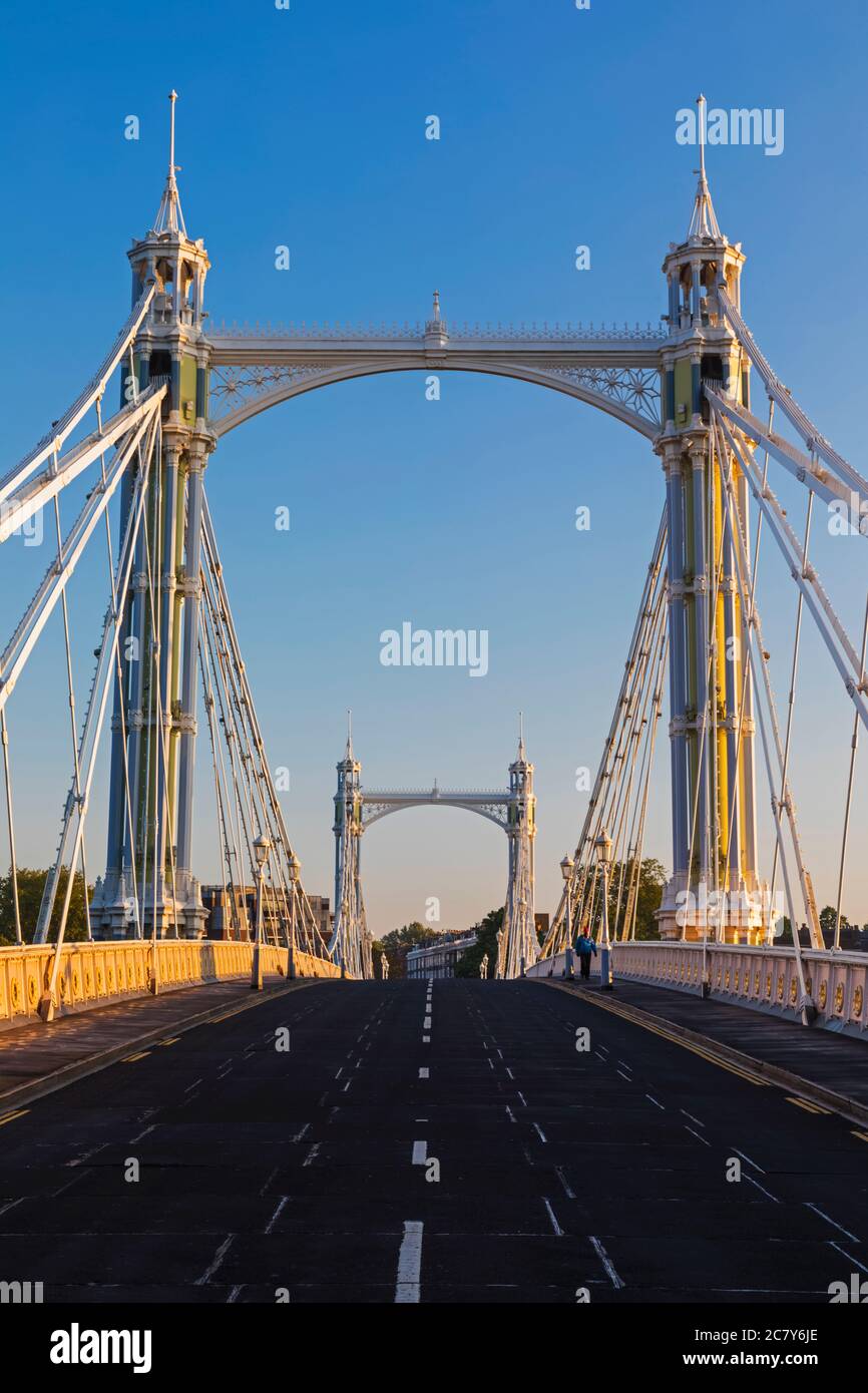 Albert bridge road hi-res stock photography and images - Alamy