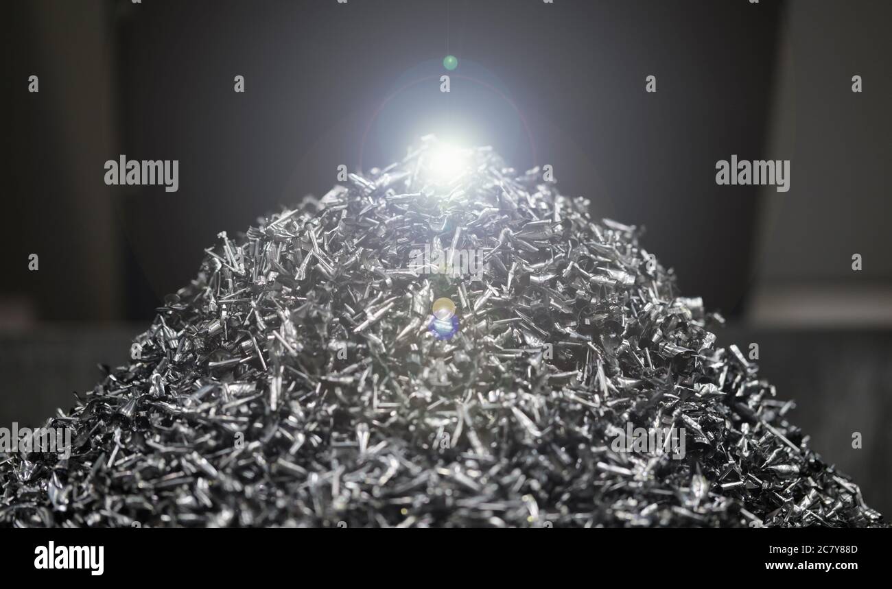 Burning metal pieces hi-res stock photography and images - Alamy