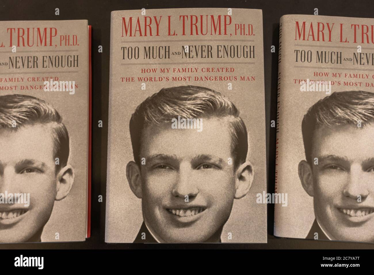 New york book store display hi-res stock photography and images - Alamy