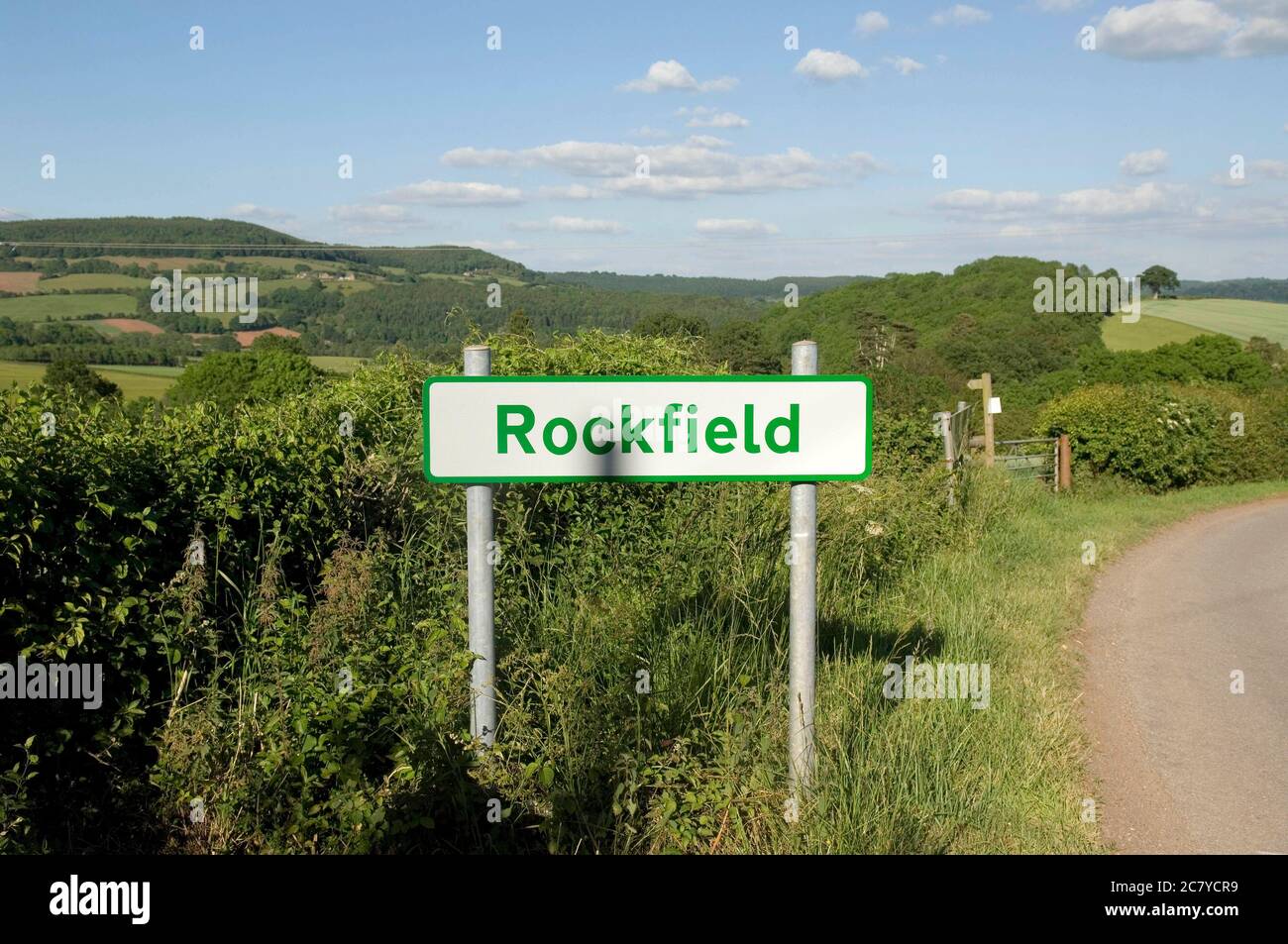 Rockfield road sign hi-res stock photography and images - Alamy