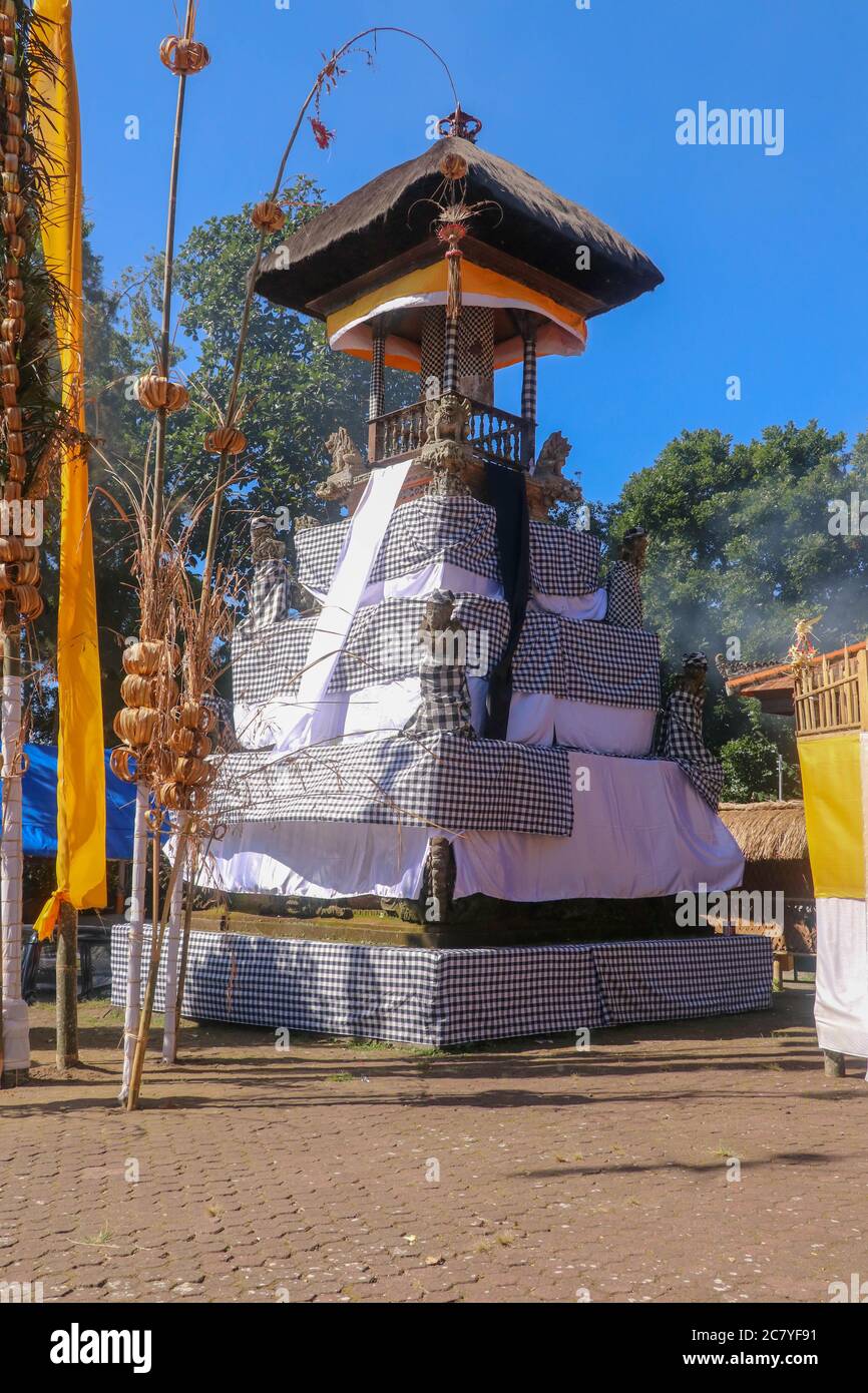 Black temple band hi-res stock photography and images - Alamy