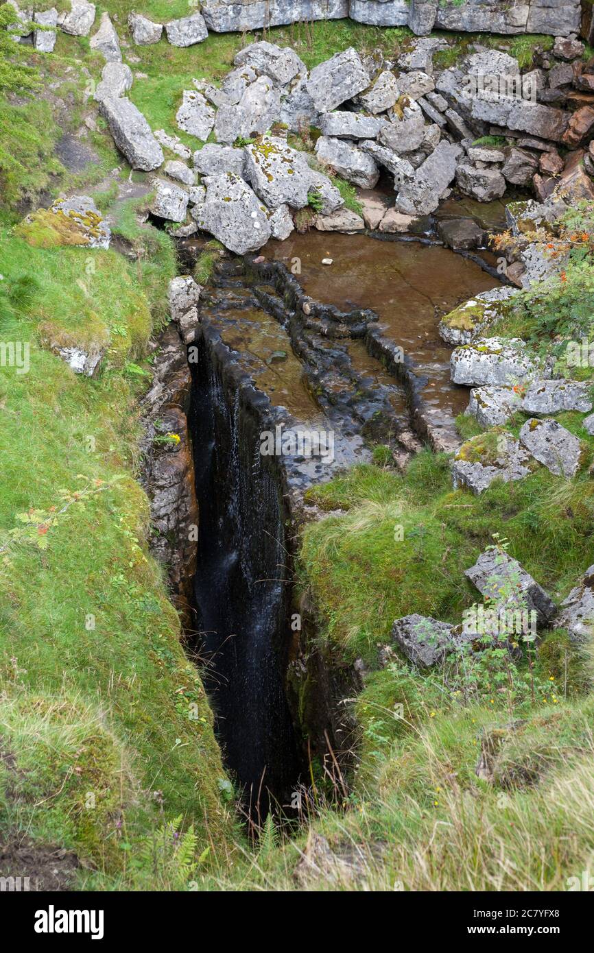 Karst limestone peaks hi-res stock photography and images - Alamy