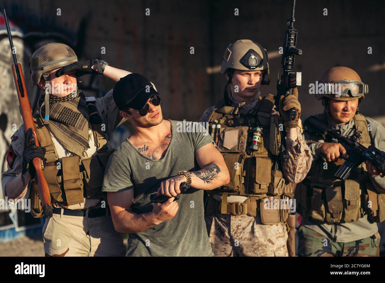 Man jungle army hi-res stock photography and images - Alamy