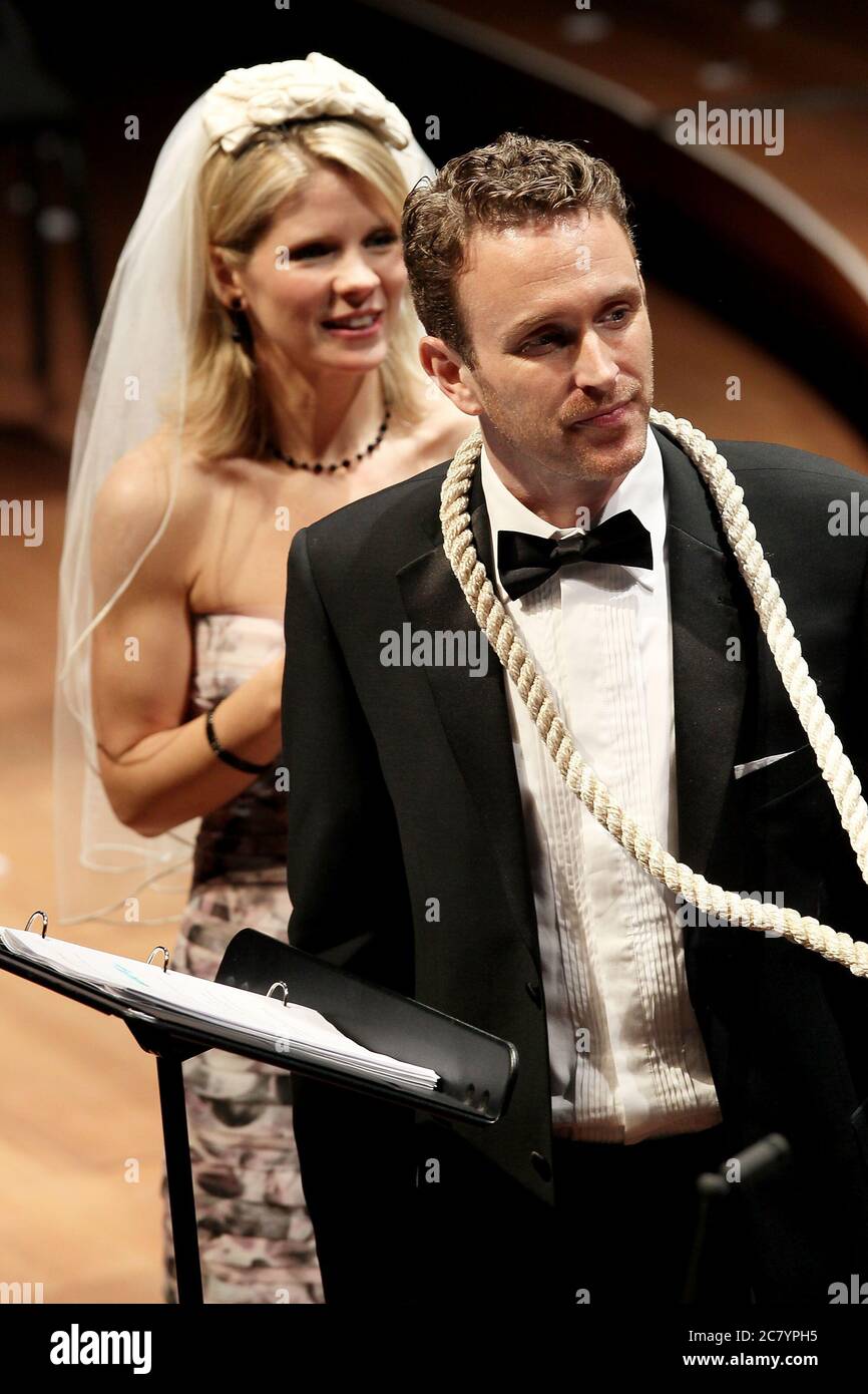 New York, NY, USA. 25 January, 2011. Kelli O'Hara, Ben Davis, perform ...