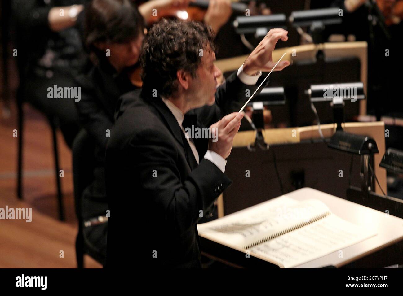 New York, NY, USA. 25 January, 2011. Conductor, James Bagwell, conducts ...