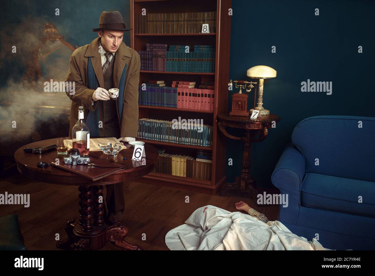 Detective man crime scene investigation hi-res stock photography and ...