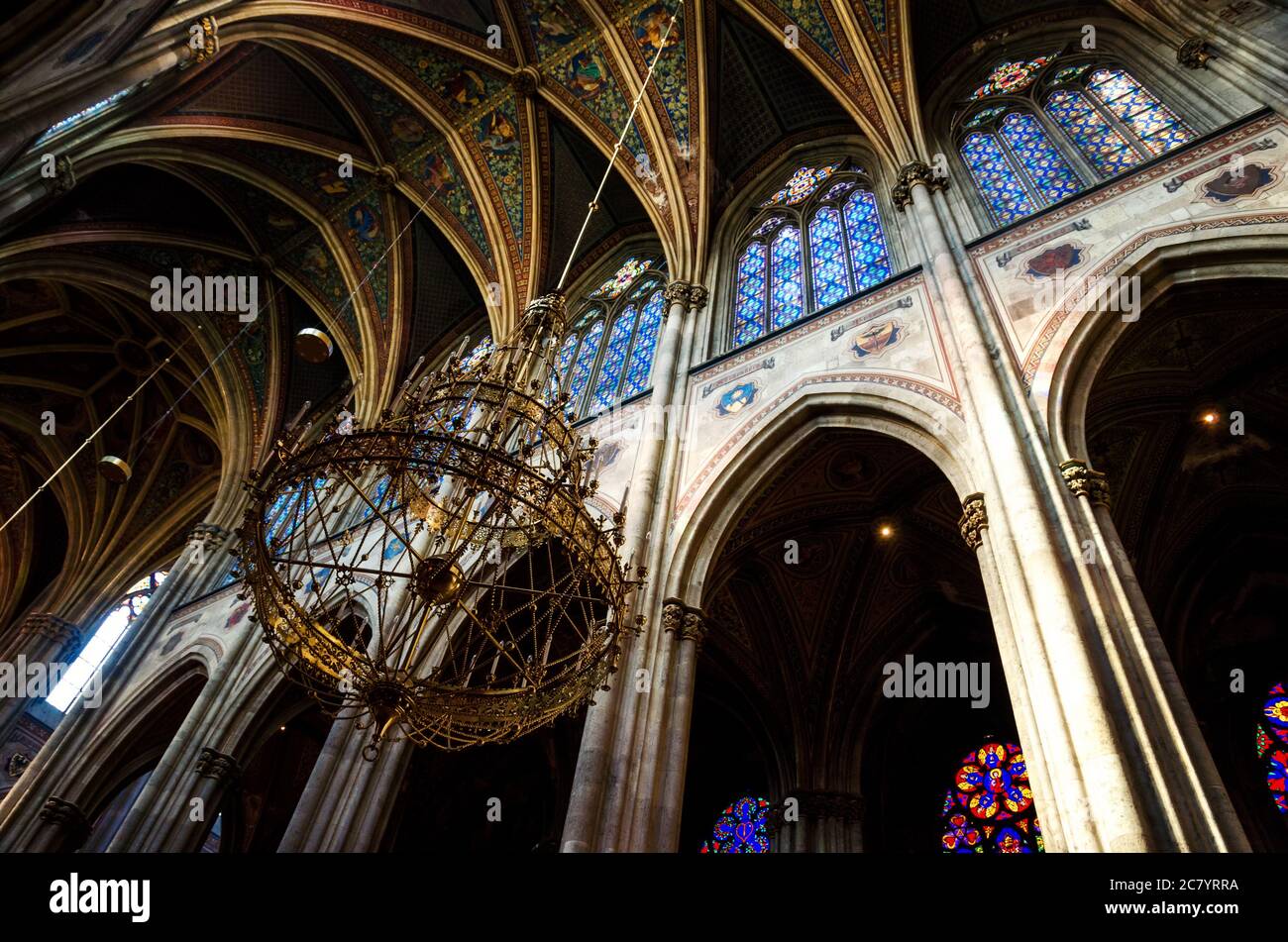 Interior of the famous neo gothic Votivkirche (Votive Church) in Vienna ...