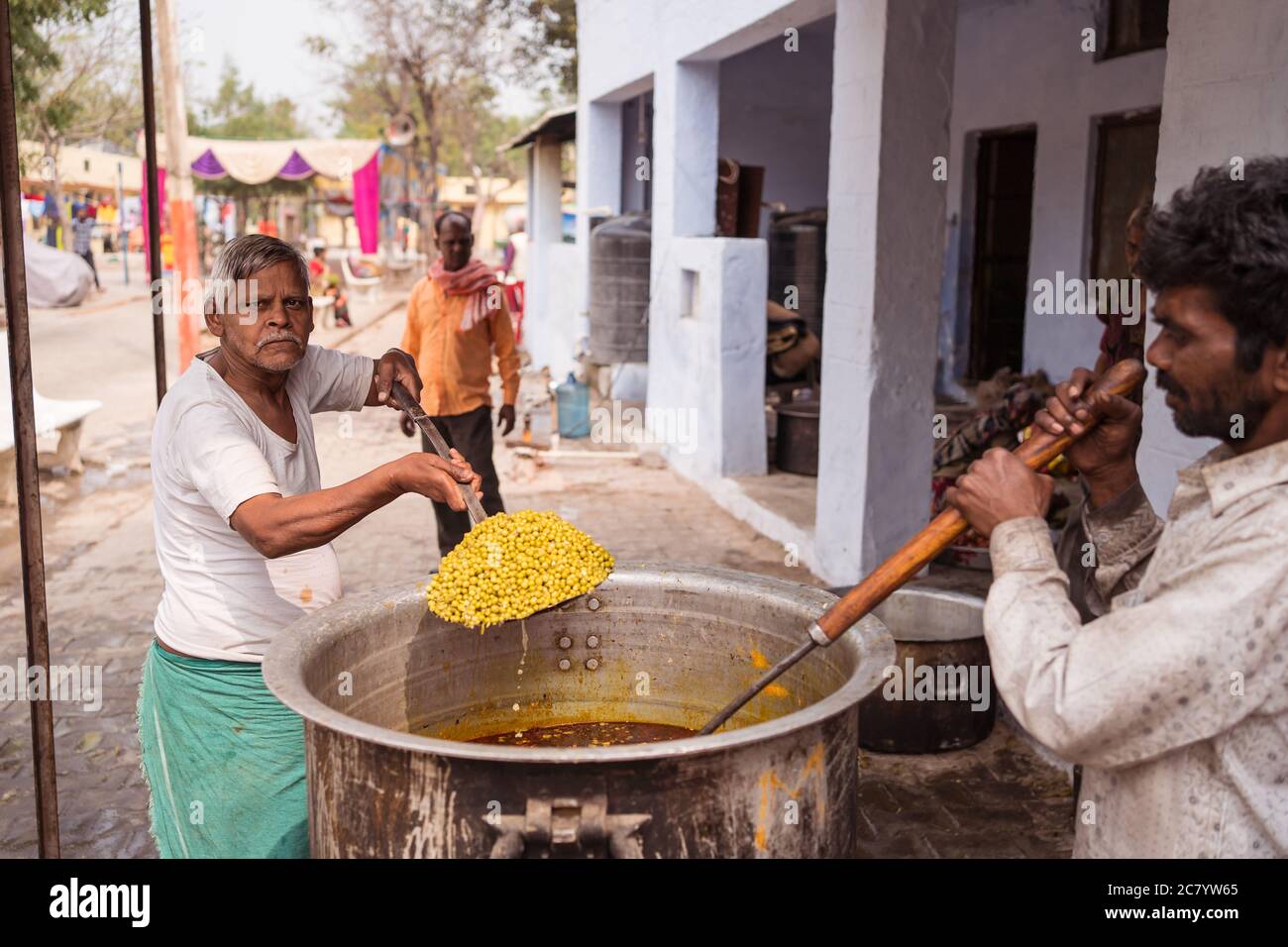 Indian shovel hi-res stock photography and images - Alamy