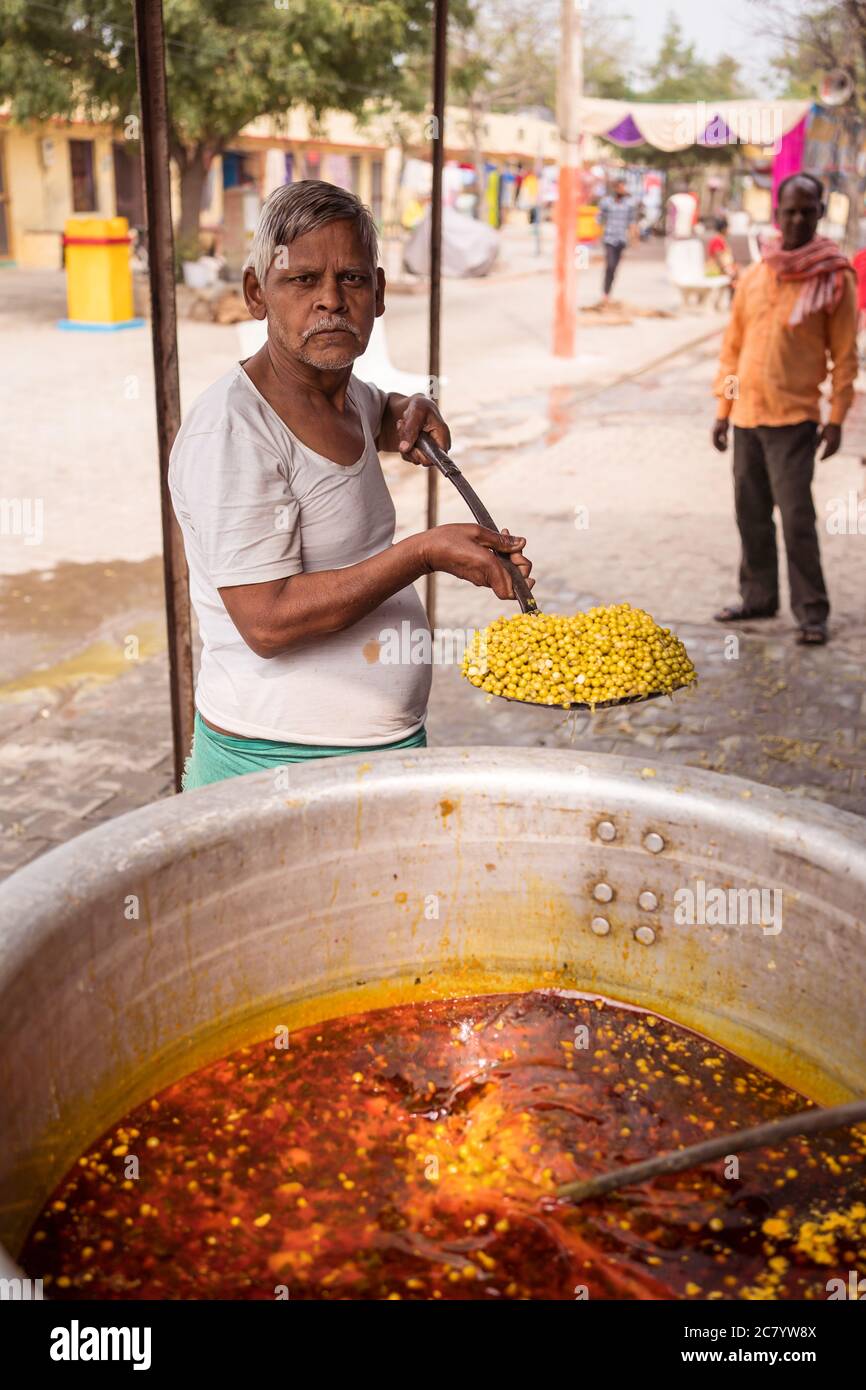 Indian shovel hi-res stock photography and images - Alamy