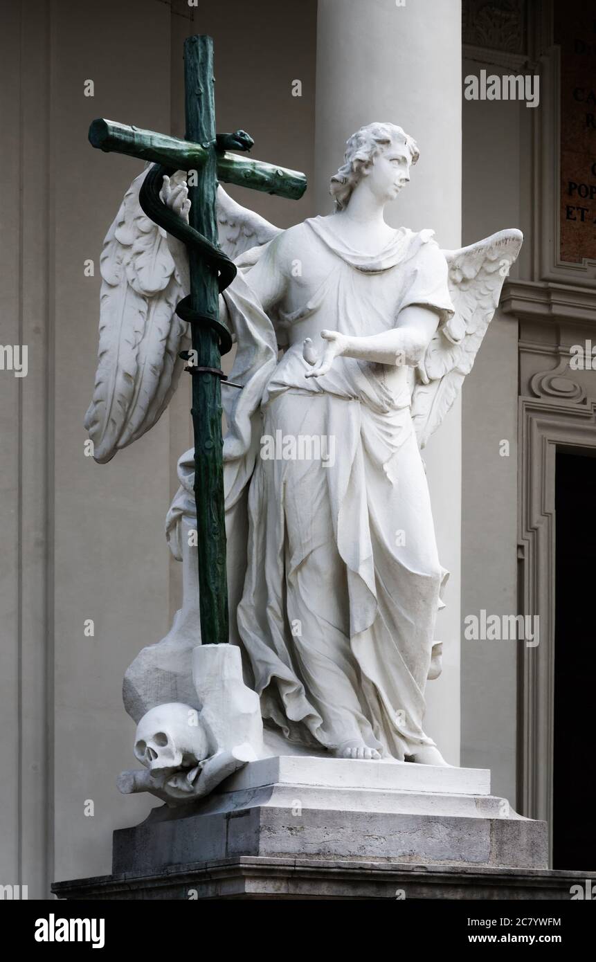 Vienna statue angel architecture hi-res stock photography and images ...