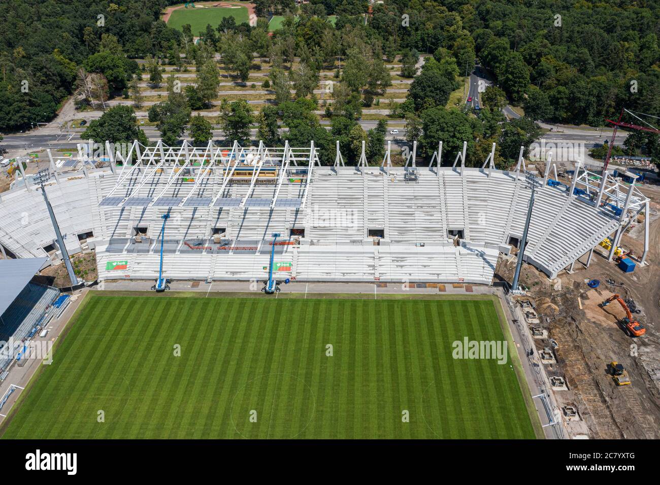 Karlsruhe, Deutschland. 14th Sep, 2017. View of the roof and the roof ...