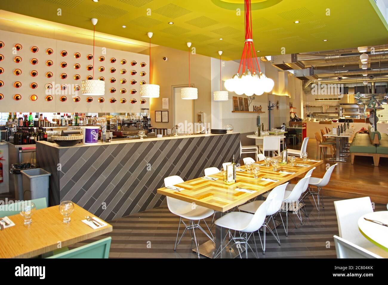 Restaurant kitchen interior hi-res stock photography and images - Alamy