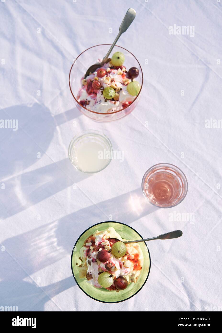Gooseberry fool with elderflower Stock Photo - Alamy
